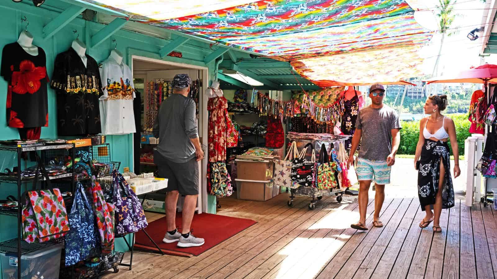 31 Authentic Ways to Experience Hawaii Like a Local - The Millennial ...